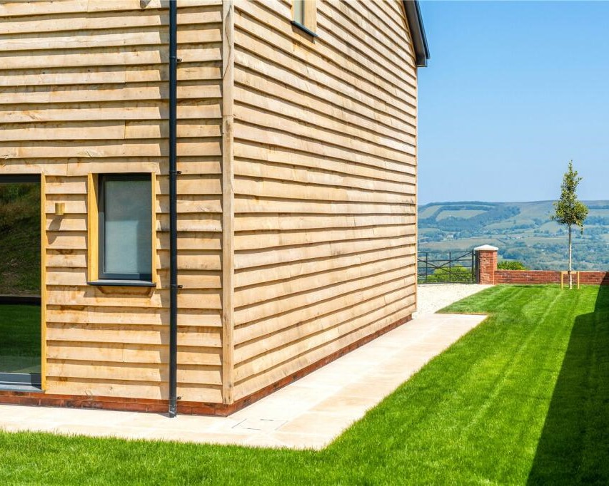 Oak Featheredge Cladding used by Bridgewater Carpentry at Evan House