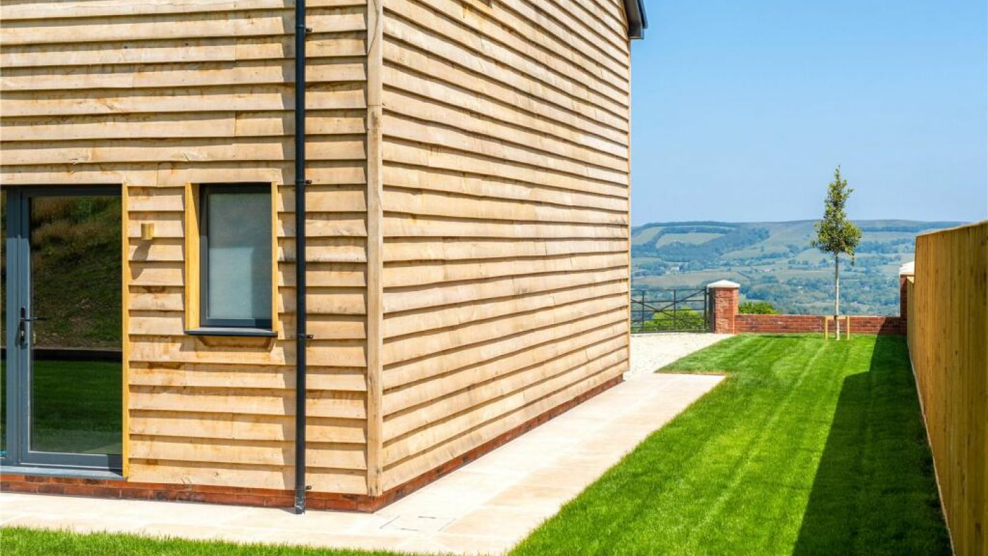 Oak Featheredge Cladding used by Bridgewater Carpentry at Evan House