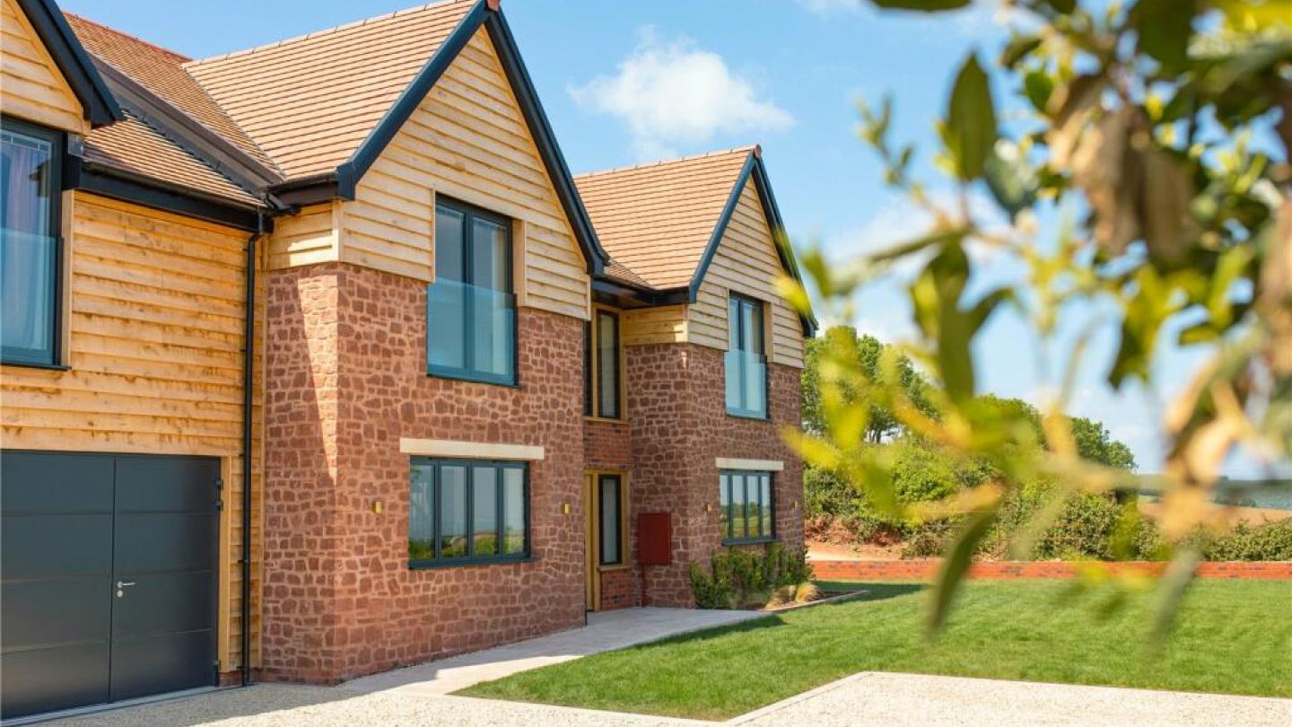 Oak Featheredge Cladding used by Bridgewater Carpentry at Evan House
